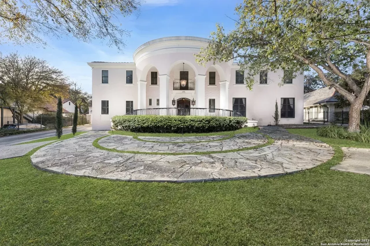 A 1928 San Antonio home resembling the White House is now for sale ...