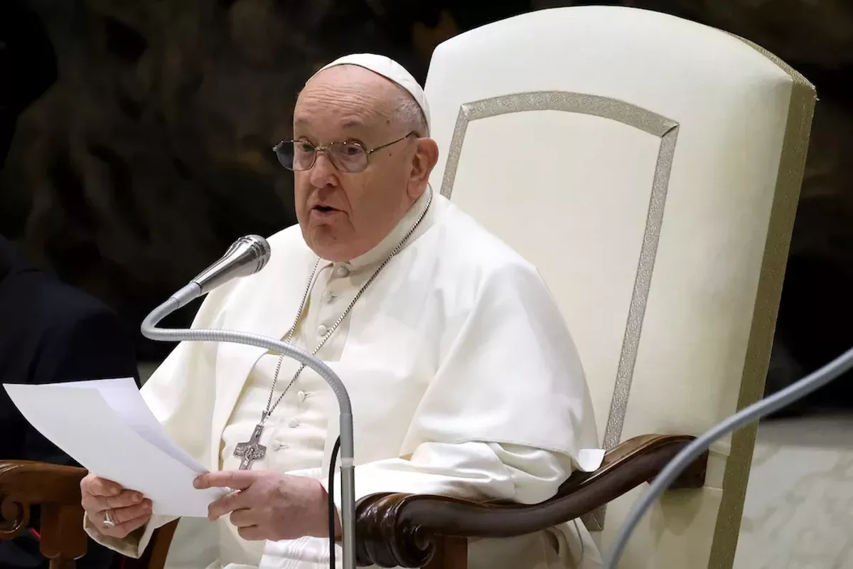 Pope blasts Texas AG Paxton's suit to shut down migrant-aiding Catholic ...