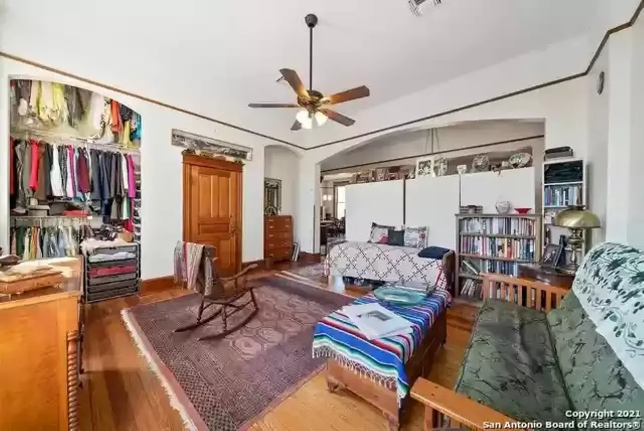 The architect for this King William home also designed Municipal Plaza ...