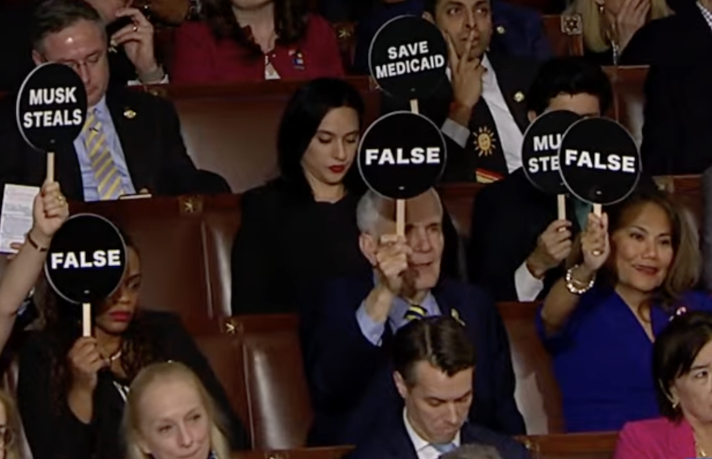 Texas Democrats show their dissent during Trump's Tuesday night speech ...