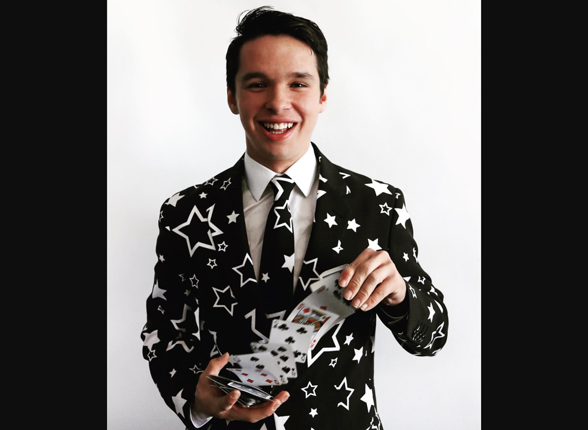 Eric Eaton Brings His Magical Comedy Act to Jokesters 22 This Weekend ...